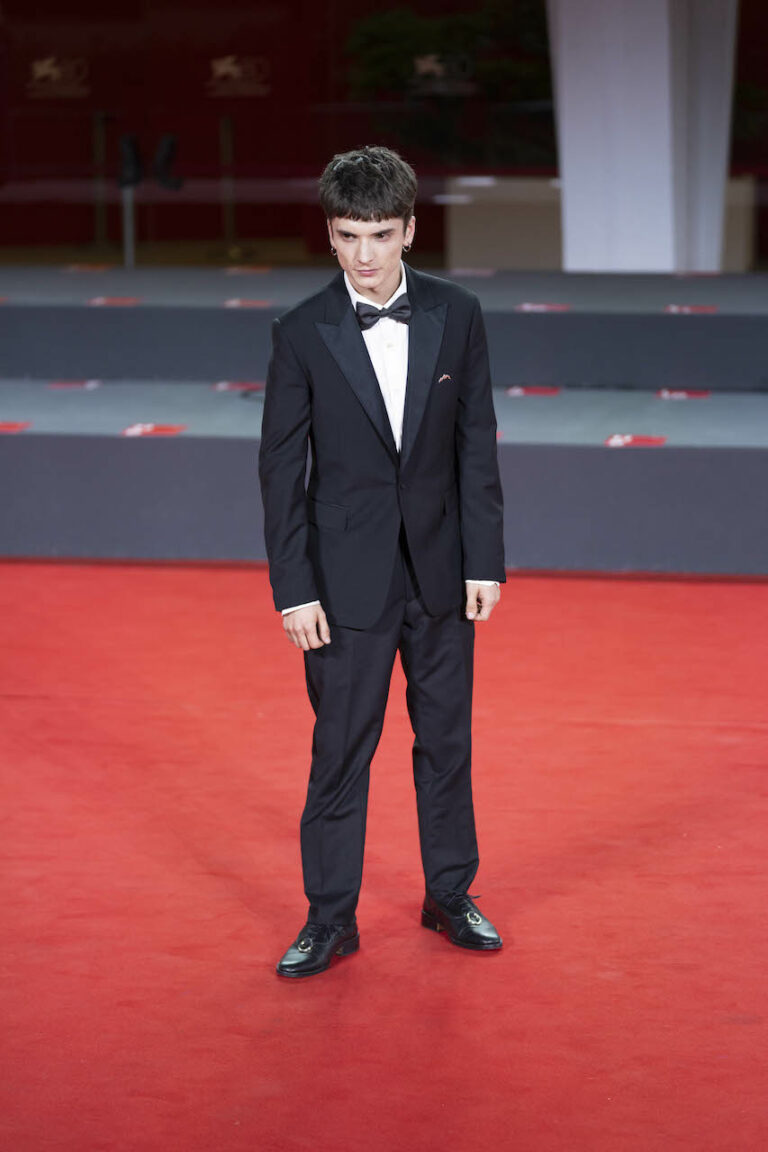 Venezia 80, le foto dal red carpet del film di chiusura La sociedad de ...